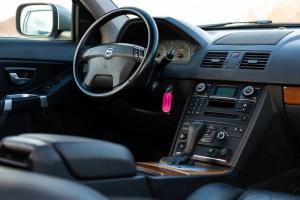 Zaļš Volvo XC90 2007 Rīga, ar dzinēja tilpumu 2.40 L un nobraukumu 360 tūkst. km par 6495 €, foto 23 vietnē AUTOMOTO.COM.LV