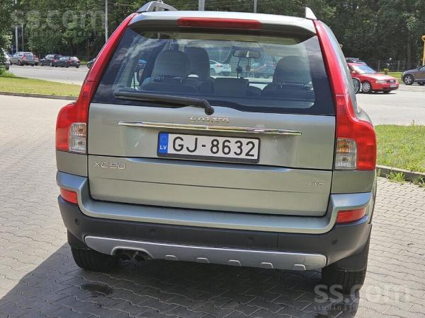 Green Volvo XC90 2007 in Riga, with an engine capacity of 2.40 L and mileage of 273 thousand km for 5500 €, photo 2 on AUTOMOTO.COM.LV