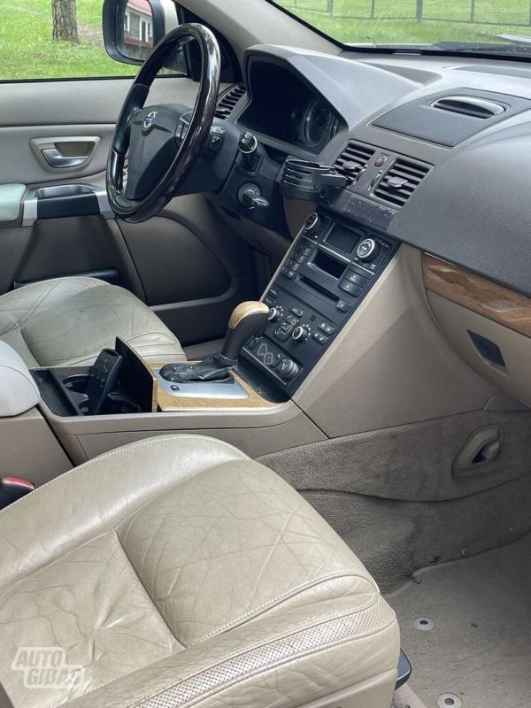 Zaļš Volvo XC90 2008 Viļņa, ar dzinēja tilpumu 2.40 L un nobraukumu 296 tūkst. km par 5750 €, foto 10 vietnē AUTOMOTO.COM.LV
