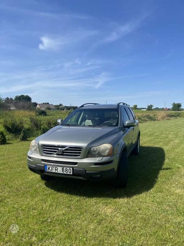 Green Volvo XC90 2008 in Mazeikiai, with an engine capacity of 3.19 L and mileage of 250 thousand km for 4300 €, photo 1 on AUTOMOTO.COM.LV