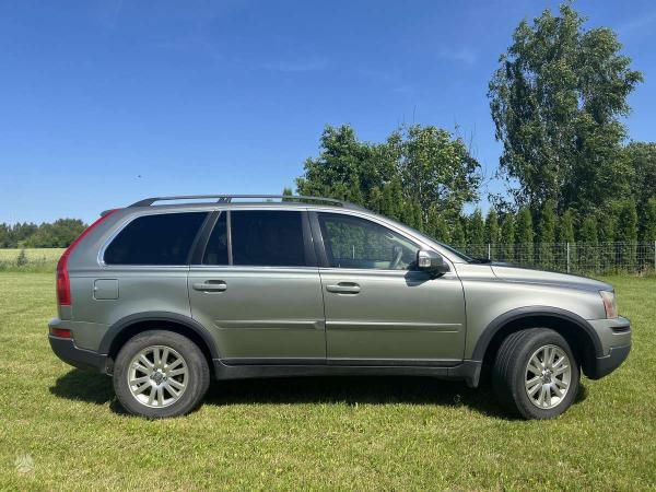 Green Volvo XC90 2008 in Mazeikiai, with an engine capacity of 3.19 L and mileage of 250 thousand km for 4300 €, photo 3 on AUTOMOTO.COM.LV