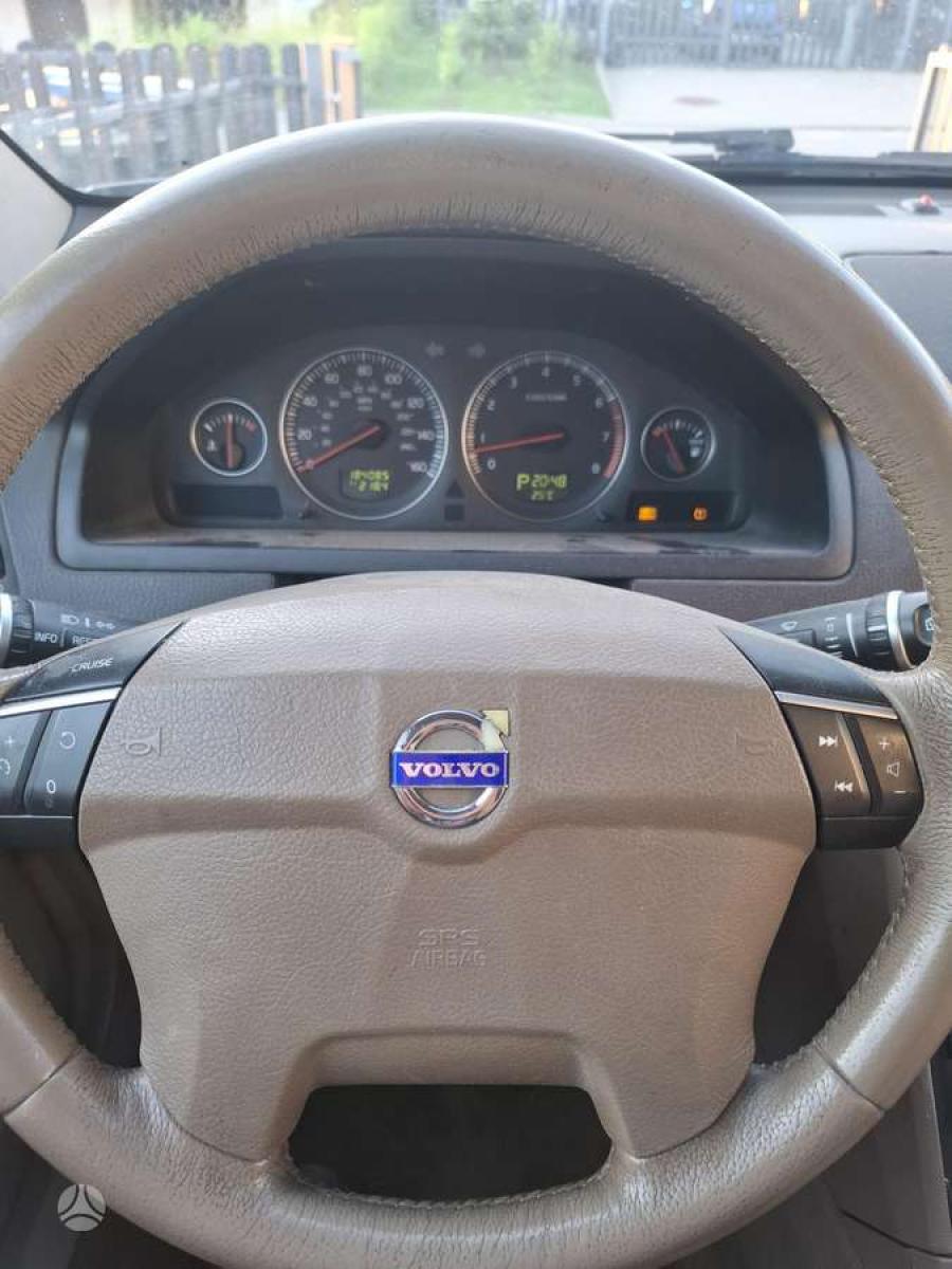 Green Volvo XC90 2008 in Vilnius, with an engine capacity of 3.20 L and mileage of 288 thousand km for 3000 €, photo 6 on AUTOMOTO.COM.LV
