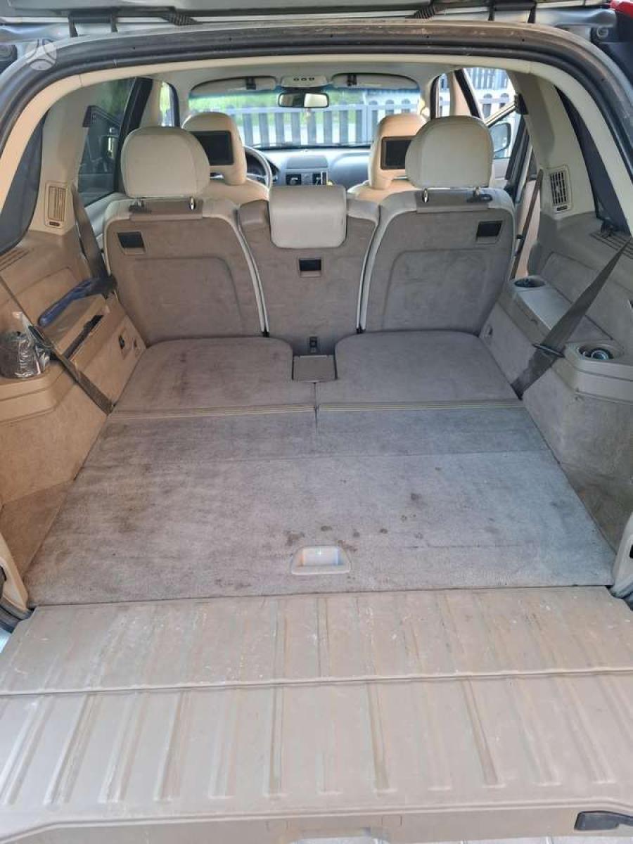 Green Volvo XC90 2008 in Vilnius, with an engine capacity of 3.20 L and mileage of 288 thousand km for 3000 €, photo 9 on AUTOMOTO.COM.LV