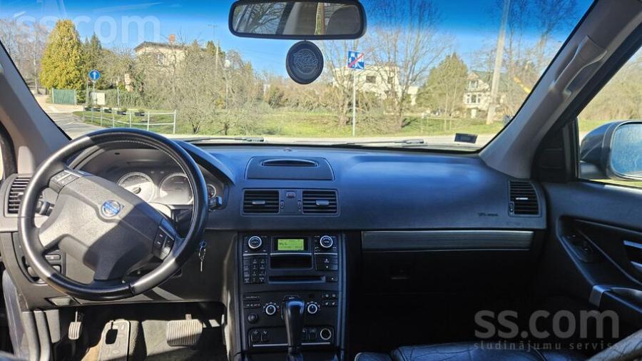 Zaļš Volvo XC90 2010 Liepāja, ar dzinēja tilpumu 2.40 L un nobraukumu 293 tūkst. km par 7800 €, foto 8 vietnē AUTOMOTO.COM.LV