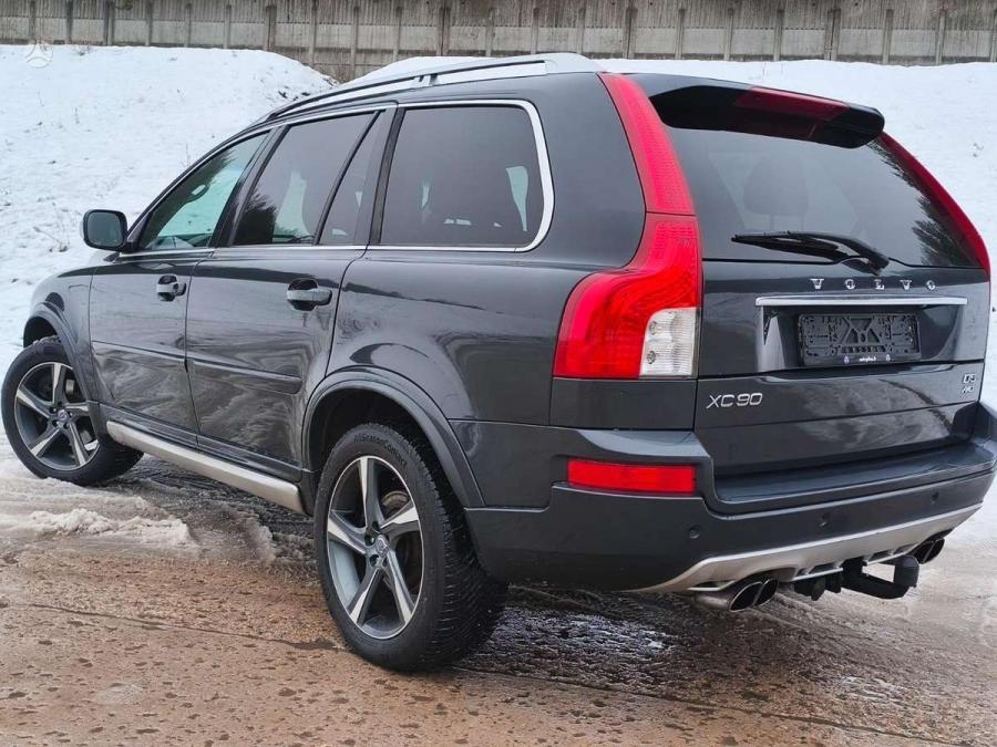 Green Volvo XC90 2012 in Vilnius, with an engine capacity of 2.40 L and mileage of 227 thousand km for 11950 €, photo 4 on AUTOMOTO.COM.LV
