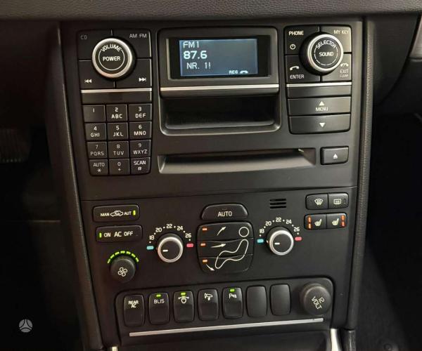 Green Volvo XC90 2012 in Marijampole, with an engine capacity of 2.40 L and mileage of 250 thousand km for 11750 €, photo 6 on AUTOMOTO.COM.LV