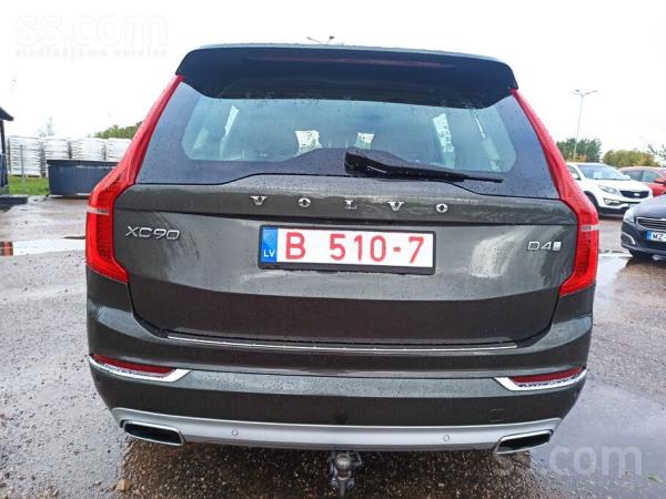 Вольво ХС90 2018 в Даугавпилс на AUTOMOTO.COM.LV Зеленый Вольво ХС90 2018 в Даугавпилс, объемом двигателя 2.00 л и пробегом 0 тыс. км за 19800 €, фото 8 на AUTOMOTO.COM.LV