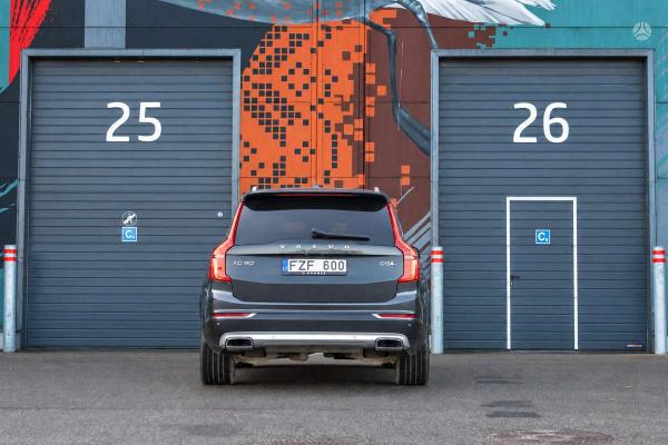 Zaļš Volvo XC90 2018 Kauņa, ar dzinēja tilpumu 1.97 L un nobraukumu 278 tūkst. km par 22600 €, foto 9 vietnē AUTOMOTO.COM.LV
