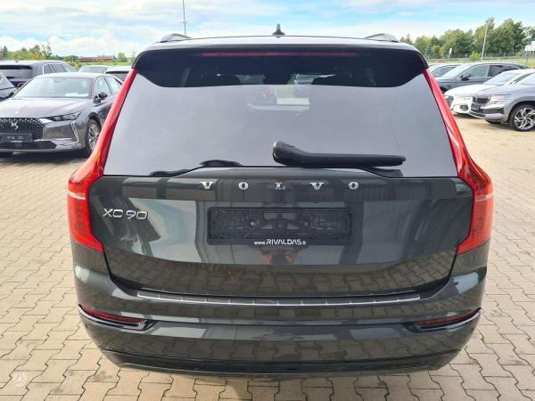 Green Volvo XC90 2022 in Siauliai, with an engine capacity of 1.97 L and mileage of 192 thousand km for 41900 €, photo 8 on AUTOMOTO.COM.LV