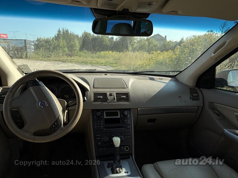 Green Volvo XC90 2005 in Tallinn, with an engine capacity of 4.40 L and mileage of 485 thousand km for 990 €, photo 4 on AUTOMOTO.COM.LV