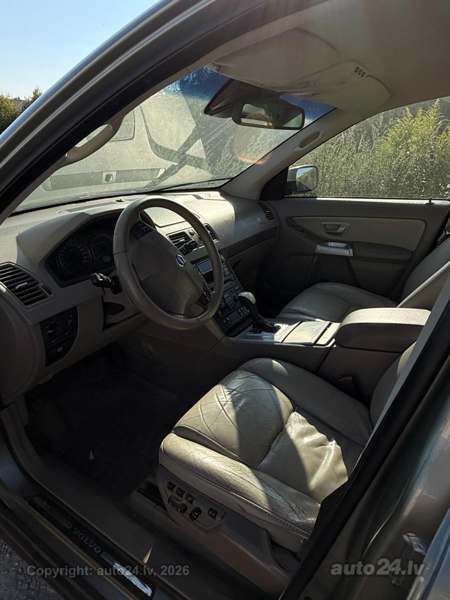 Green Volvo XC90 2005 in Tallinn, with an engine capacity of 4.40 L and mileage of 485 thousand km for 990 €, photo 5 on AUTOMOTO.COM.LV