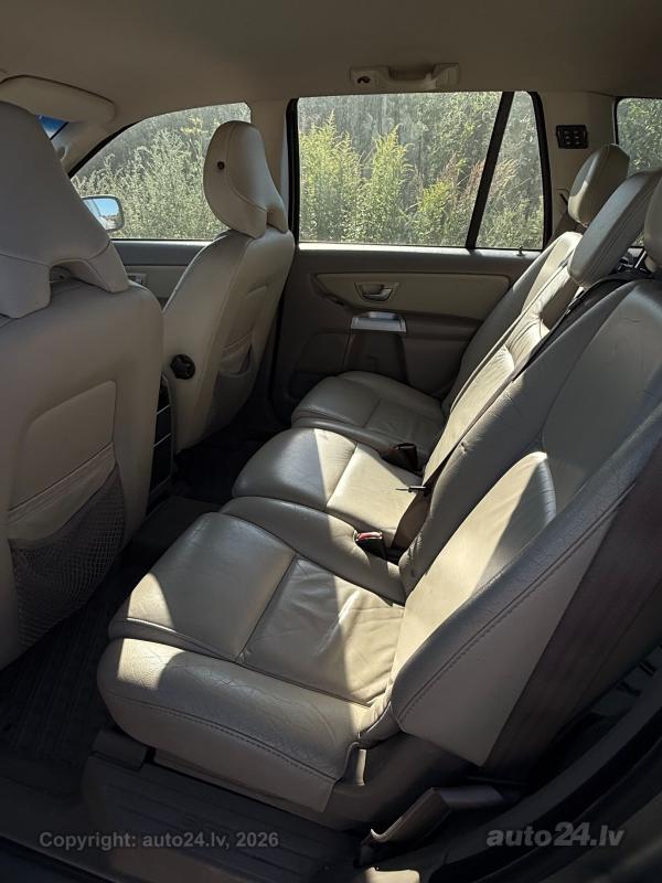 Green Volvo XC90 2005 in Tallinn, with an engine capacity of 4.40 L and mileage of 485 thousand km for 990 €, photo 5 on AUTOMOTO.COM.LV