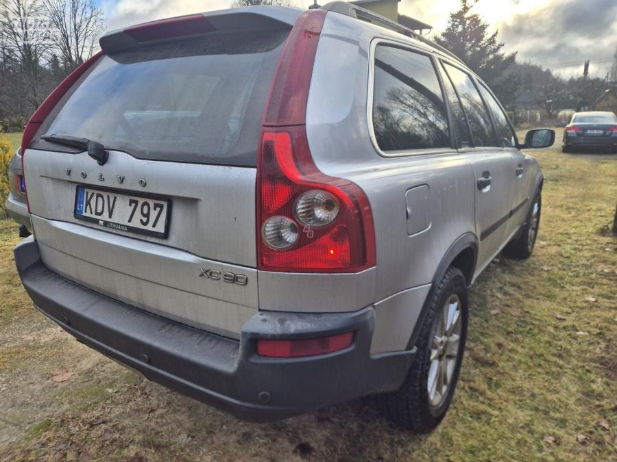 Pelēks Volvo XC90 2003 Viļņa, ar dzinēja tilpumu 2.40 L un nobraukumu 322 tūkst. km par 3400 €, foto 4 vietnē AUTOMOTO.COM.LV