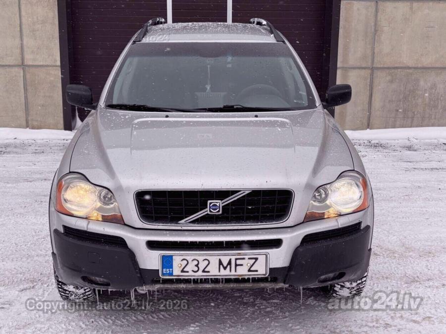 Pelēks Volvo XC90 2003 Tallina, ar dzinēja tilpumu 2.40 L un nobraukumu 398 tūkst. km par 4000 €, foto 6 vietnē AUTOMOTO.COM.LV