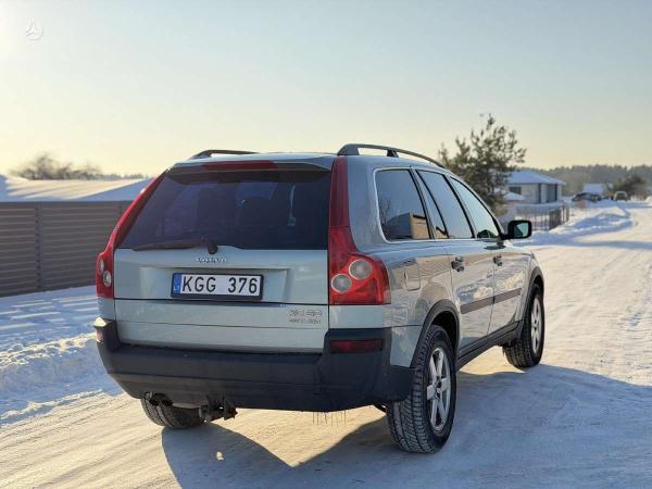 Grey Volvo XC90 2003 in Vilnius, with an engine capacity of 2.52 L and mileage of 350 thousand km for 1950 €, photo 4 on AUTOMOTO.COM.LV