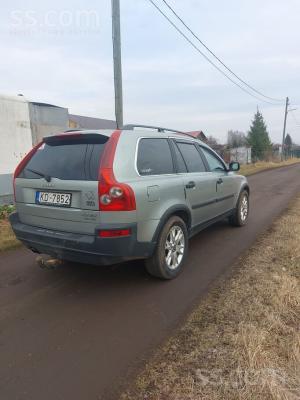Grey Volvo XC90 2003 in Riga, with an engine capacity of 2.40 L and mileage of 377 thousand km for 1790 €, photo 5 on AUTOMOTO.COM.LV