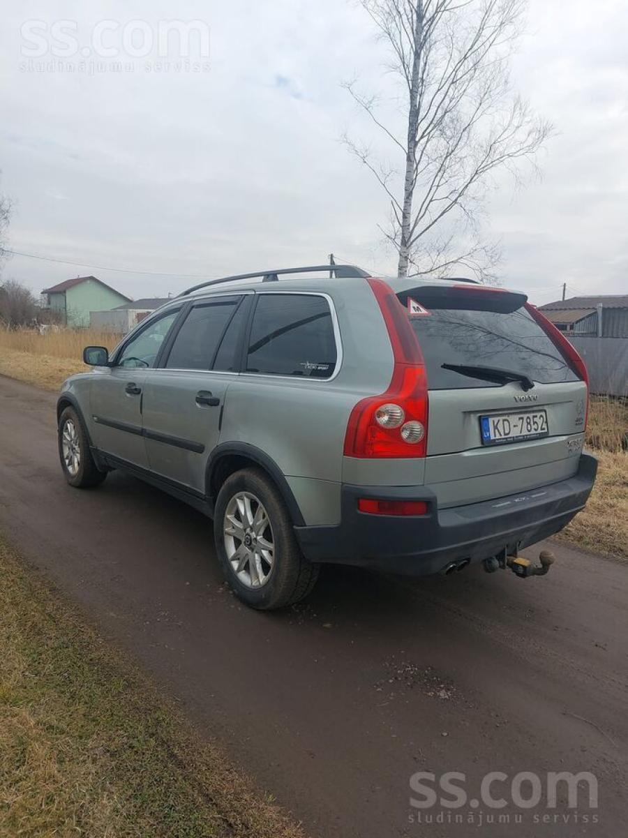 Grey Volvo XC90 2003 in Riga, with an engine capacity of 2.40 L and mileage of 377 thousand km for 1790 €, photo 7 on AUTOMOTO.COM.LV