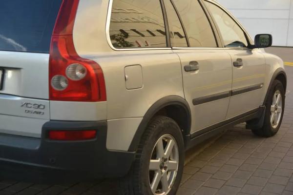 Pelēks Volvo XC90 2003 Rīga, ar dzinēja tilpumu 2.40 L un nobraukumu 351 tūkst. km par 2600 €, foto 7 vietnē AUTOMOTO.COM.LV
