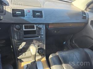 Pelēks Volvo XC90 2003 Ogre, ar dzinēja tilpumu 2.40 L un nobraukumu 285 tūkst. km par 3100 €, foto 8 vietnē AUTOMOTO.COM.LV