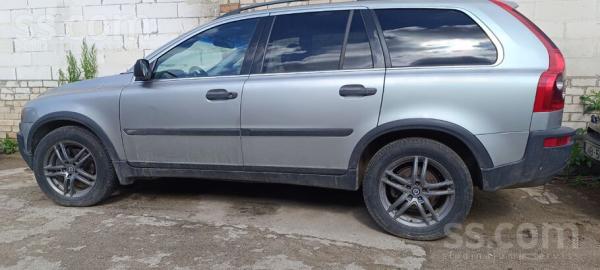 Pelēks Volvo XC90 2003 Daugavpils, ar dzinēja tilpumu 2.40 L un nobraukumu 353 tūkst. km par 1450 €, foto 3 vietnē AUTOMOTO.COM.LV