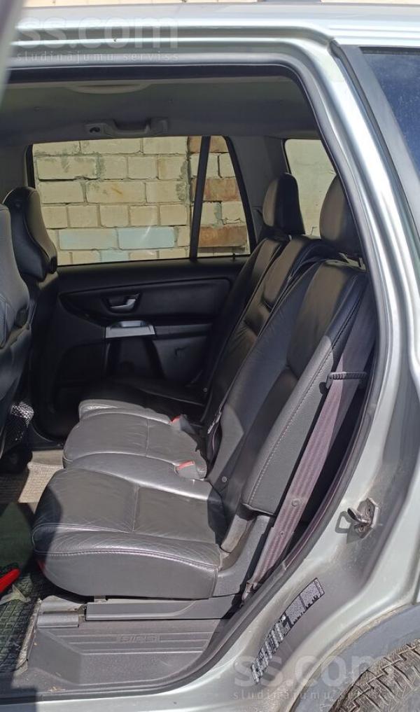 Pelēks Volvo XC90 2003 Daugavpils, ar dzinēja tilpumu 2.40 L un nobraukumu 353 tūkst. km par 1450 €, foto 4 vietnē AUTOMOTO.COM.LV