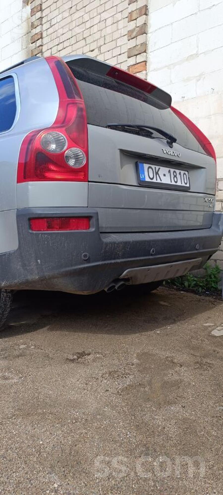 Grey Volvo XC90 2003 in Daugavpils, with an engine capacity of 2.40 L and mileage of 353 thousand km for 1450 €, photo 3 on AUTOMOTO.COM.LV
