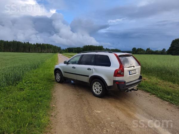 Grey Volvo XC90 2003 in Ogre, with an engine capacity of 2.40 L and mileage of 406 thousand km for 1800 €, photo 2 on AUTOMOTO.COM.LV