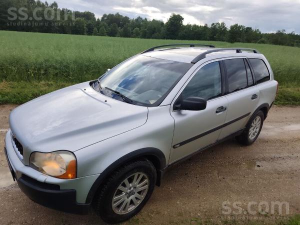 Grey Volvo XC90 2003 in Ogre, with an engine capacity of 2.40 L and mileage of 406 thousand km for 1800 €, photo 4 on AUTOMOTO.COM.LV