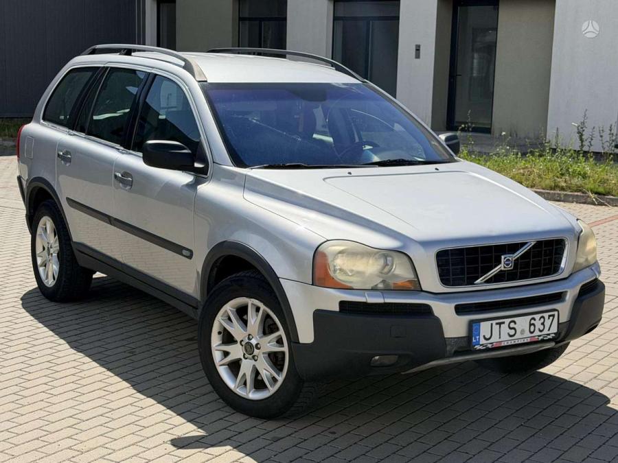 Grey Volvo XC90 2003 in Vilnius, with an engine capacity of 2.40 L and mileage of 370 thousand km for 2500 €, photo 1 on AUTOMOTO.COM.LV