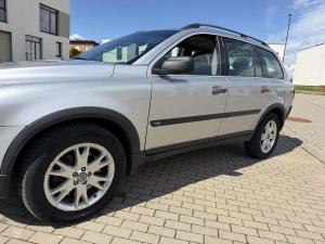 Grey Volvo XC90 2003 in Vilnius, with an engine capacity of 2.40 L and mileage of 370 thousand km for 2500 €, photo 4 on AUTOMOTO.COM.LV