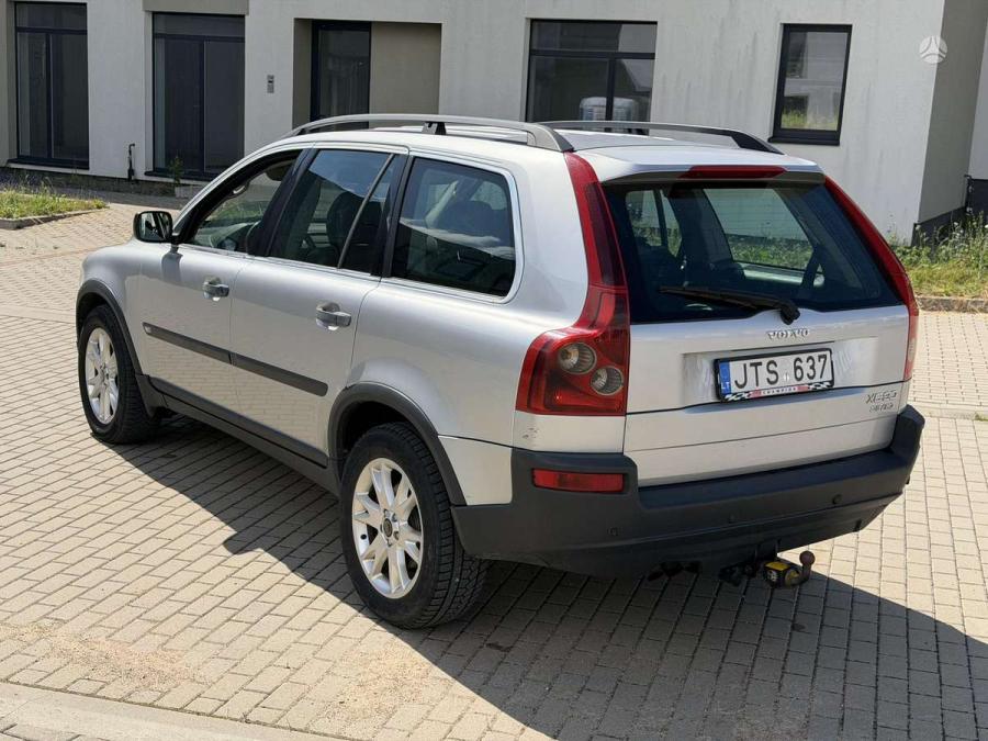 Grey Volvo XC90 2003 in Vilnius, with an engine capacity of 2.40 L and mileage of 370 thousand km for 2500 €, photo 6 on AUTOMOTO.COM.LV