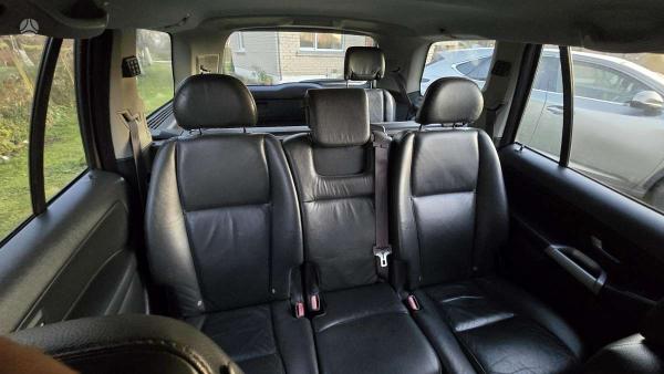 Grey Volvo XC90 2003 in Kelme, with an engine capacity of 2.40 L and mileage of 325 thousand km for 2600 €, photo 4 on AUTOMOTO.COM.LV