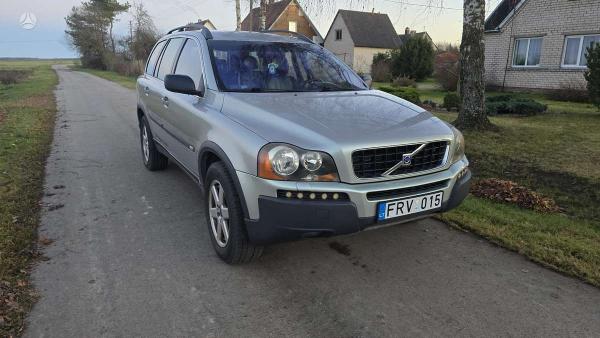 Grey Volvo XC90 2003 in Kelme, with an engine capacity of 2.40 L and mileage of 325 thousand km for 2600 €, photo 9 on AUTOMOTO.COM.LV