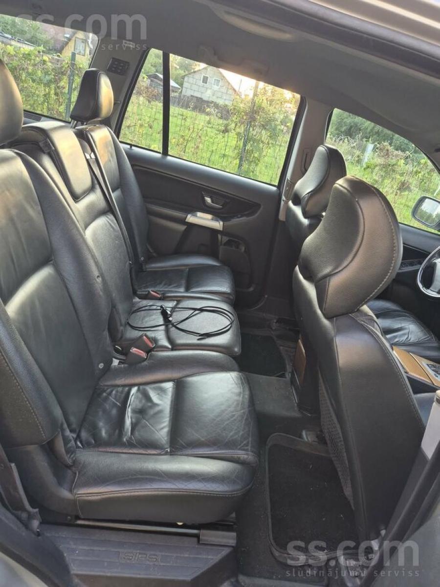 Pelēks Volvo XC90 2003 Rīga, ar dzinēja tilpumu 2.40 L un nobraukumu 577 tūkst. km par 2500 €, foto 4 vietnē AUTOMOTO.COM.LV