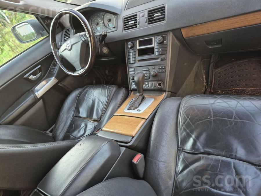 Pelēks Volvo XC90 2003 Rīga, ar dzinēja tilpumu 2.40 L un nobraukumu 577 tūkst. km par 2500 €, foto 9 vietnē AUTOMOTO.COM.LV