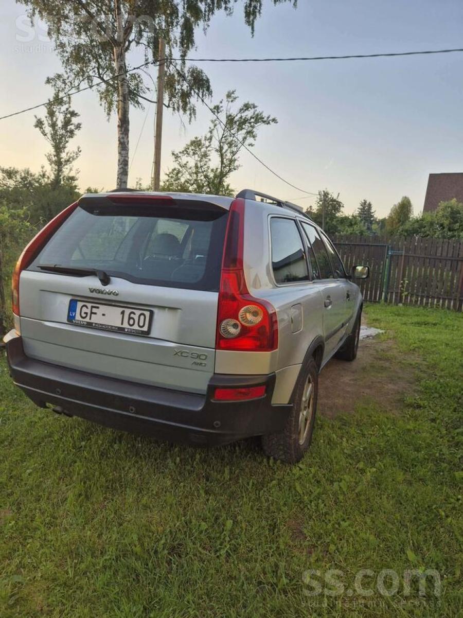 Pelēks Volvo XC90 2003 Rīga, ar dzinēja tilpumu 2.40 L un nobraukumu 577 tūkst. km par 2500 €, foto 13 vietnē AUTOMOTO.COM.LV