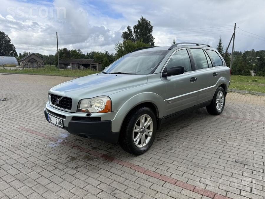 Grey Volvo XC90 2003 in Rezekne, with an engine capacity of 2.40 L and mileage of 339 thousand km for 3250 €, photo 1 on AUTOMOTO.COM.LV