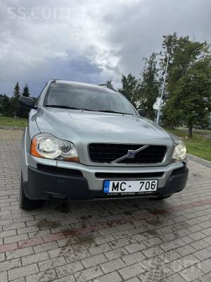 Grey Volvo XC90 2003 in Rezekne, with an engine capacity of 2.40 L and mileage of 339 thousand km for 3250 €, photo 3 on AUTOMOTO.COM.LV