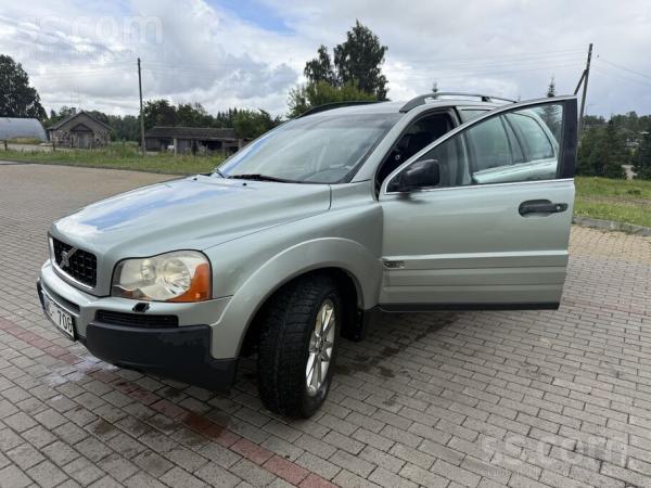 Grey Volvo XC90 2003 in Rezekne, with an engine capacity of 2.40 L and mileage of 339 thousand km for 3250 €, photo 7 on AUTOMOTO.COM.LV