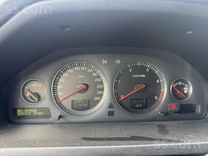 Grey Volvo XC90 2003 in Rezekne, with an engine capacity of 2.40 L and mileage of 339 thousand km for 3250 €, photo 9 on AUTOMOTO.COM.LV