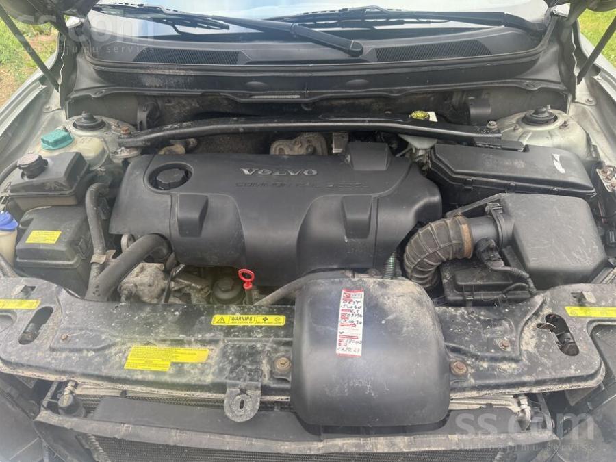 Grey Volvo XC90 2003 in Rezekne, with an engine capacity of 2.40 L and mileage of 339 thousand km for 3250 €, photo 12 on AUTOMOTO.COM.LV