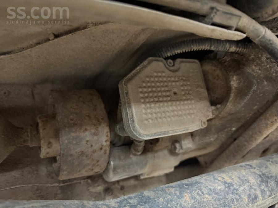 Grey Volvo XC90 2003 in Rezekne, with an engine capacity of 2.40 L and mileage of 339 thousand km for 3250 €, photo 14 on AUTOMOTO.COM.LV
