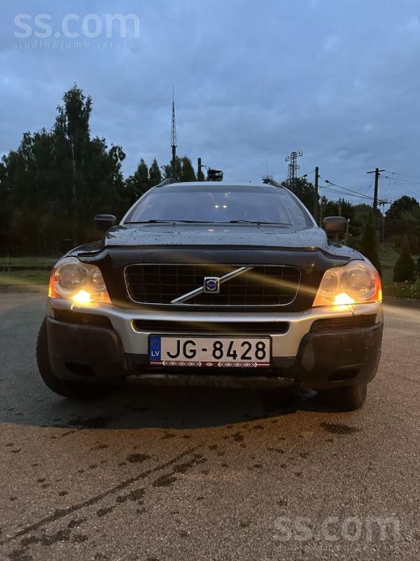 Pelēks Volvo XC90 2003 Rīga, ar dzinēja tilpumu 2.40 L un nobraukumu 466 tūkst. km par 2200 €, foto 2 vietnē AUTOMOTO.COM.LV