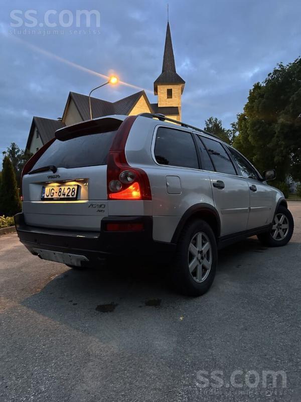 Pelēks Volvo XC90 2003 Rīga, ar dzinēja tilpumu 2.40 L un nobraukumu 466 tūkst. km par 2200 €, foto 4 vietnē AUTOMOTO.COM.LV