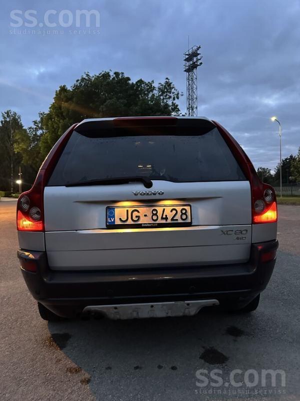 Pelēks Volvo XC90 2003 Rīga, ar dzinēja tilpumu 2.40 L un nobraukumu 466 tūkst. km par 2200 €, foto 5 vietnē AUTOMOTO.COM.LV