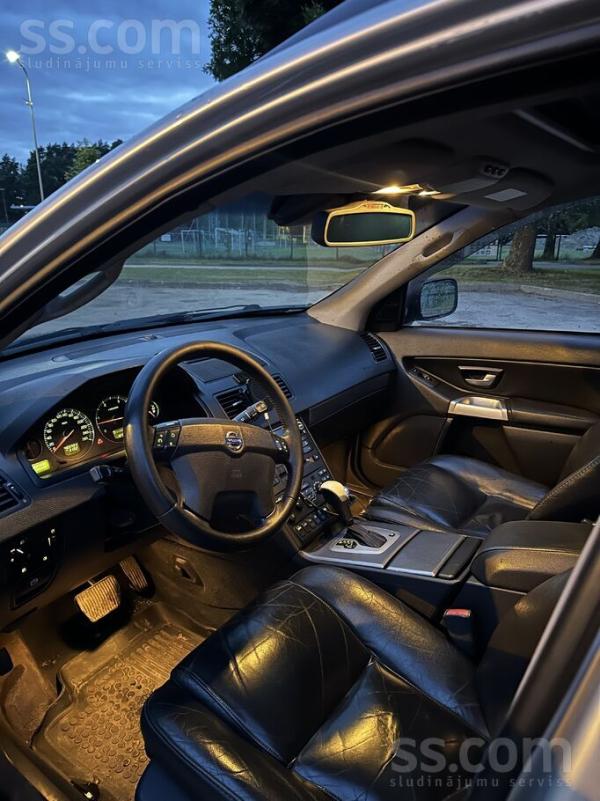 Pelēks Volvo XC90 2003 Rīga, ar dzinēja tilpumu 2.40 L un nobraukumu 466 tūkst. km par 2200 €, foto 7 vietnē AUTOMOTO.COM.LV