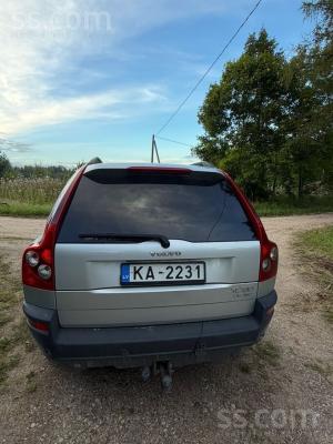 Grey Volvo XC90 2003 in Preili, with an engine capacity of 2.40 L and mileage of 371 thousand km for 1600 €, photo 6 on AUTOMOTO.COM.LV