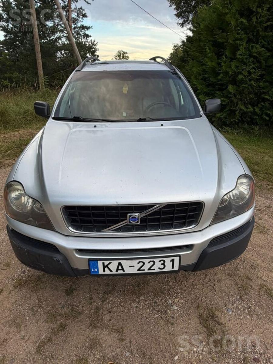 Grey Volvo XC90 2003 in Preili, with an engine capacity of 2.40 L and mileage of 371 thousand km for 1600 €, photo 7 on AUTOMOTO.COM.LV