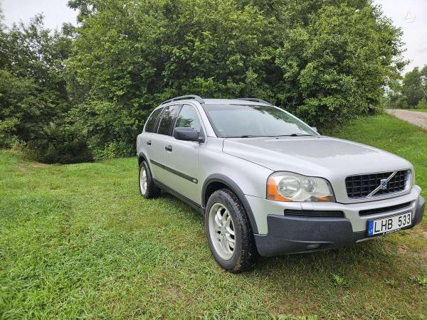 Grey Volvo XC90 2003 in Kedainiai, with an engine capacity of 2.40 L and mileage of 402 thousand km for 2950 €, photo 3 on AUTOMOTO.COM.LV