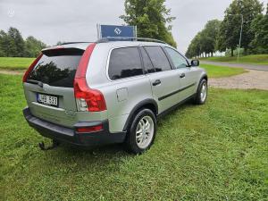 Grey Volvo XC90 2003 in Kedainiai, with an engine capacity of 2.40 L and mileage of 402 thousand km for 2950 €, photo 6 on AUTOMOTO.COM.LV